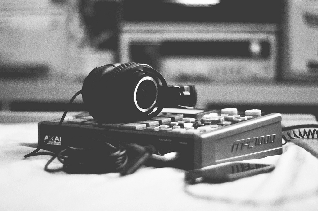 For Beginners 8 Perfect Steps On How To Start Producing Music Omari Mc